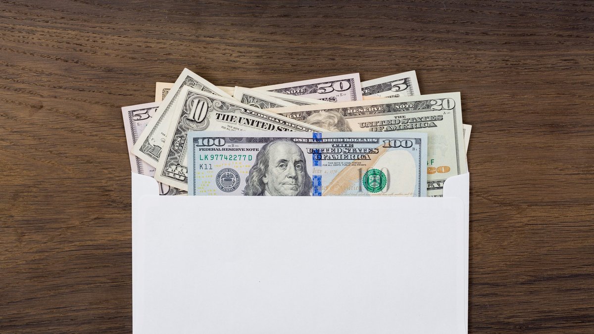 Need to Deposit $10,000+ in Cash? The Government Will Know About It