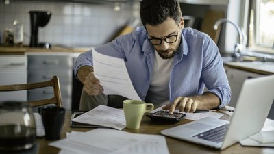 I Compared Paying Off $6,700 in Credit Card Debt vs. Investing in the S ...