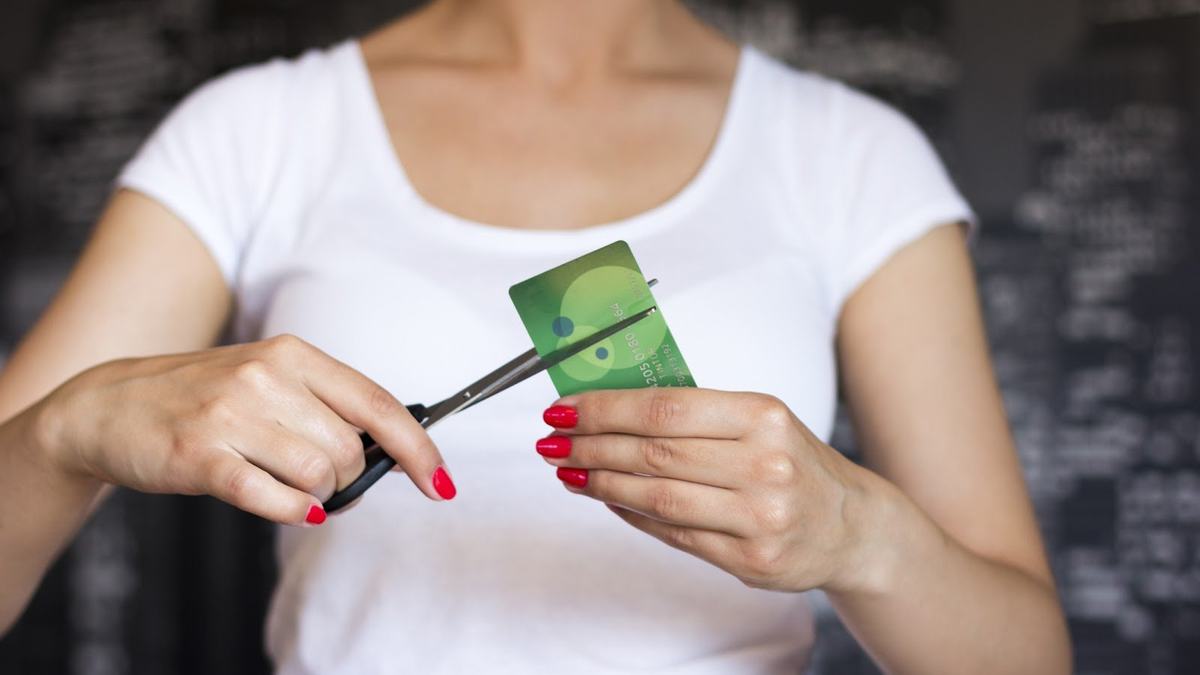 Does Closing a Credit Card Really Hurt Your Score? Here's the Truth